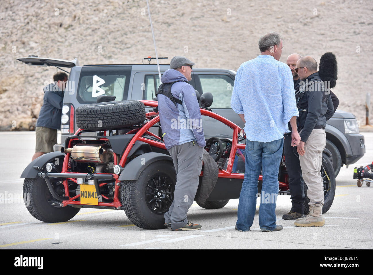 Ex-Top Gear presenters Jeremy Clarkson and Richard Hammond filming new ...