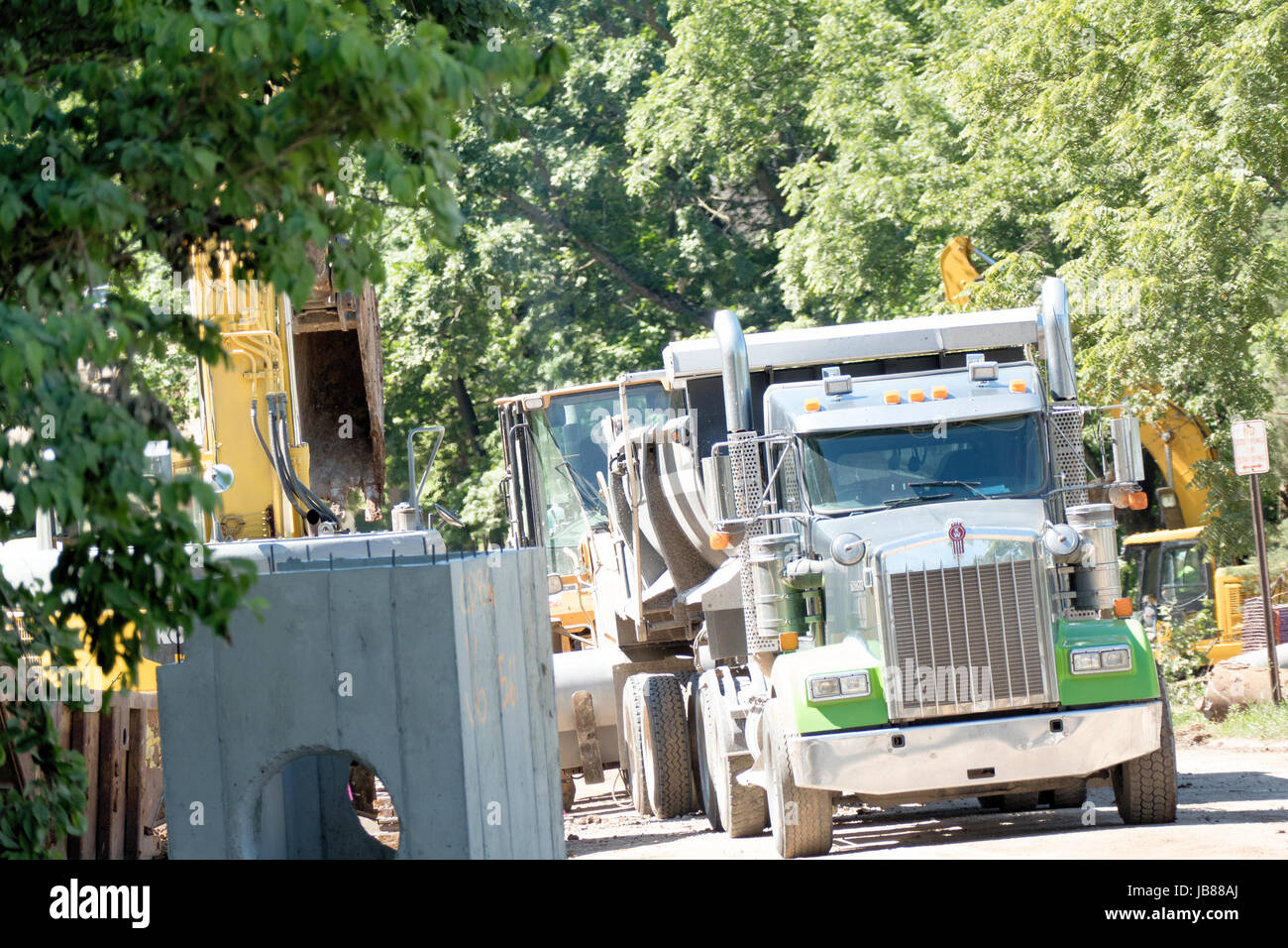 Road Construction Dump Truck Stock Photo - Alamy