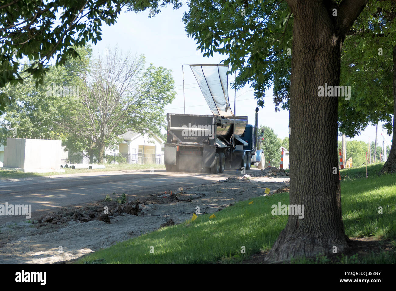 Construction dump truck hi-res stock photography and images - Alamy