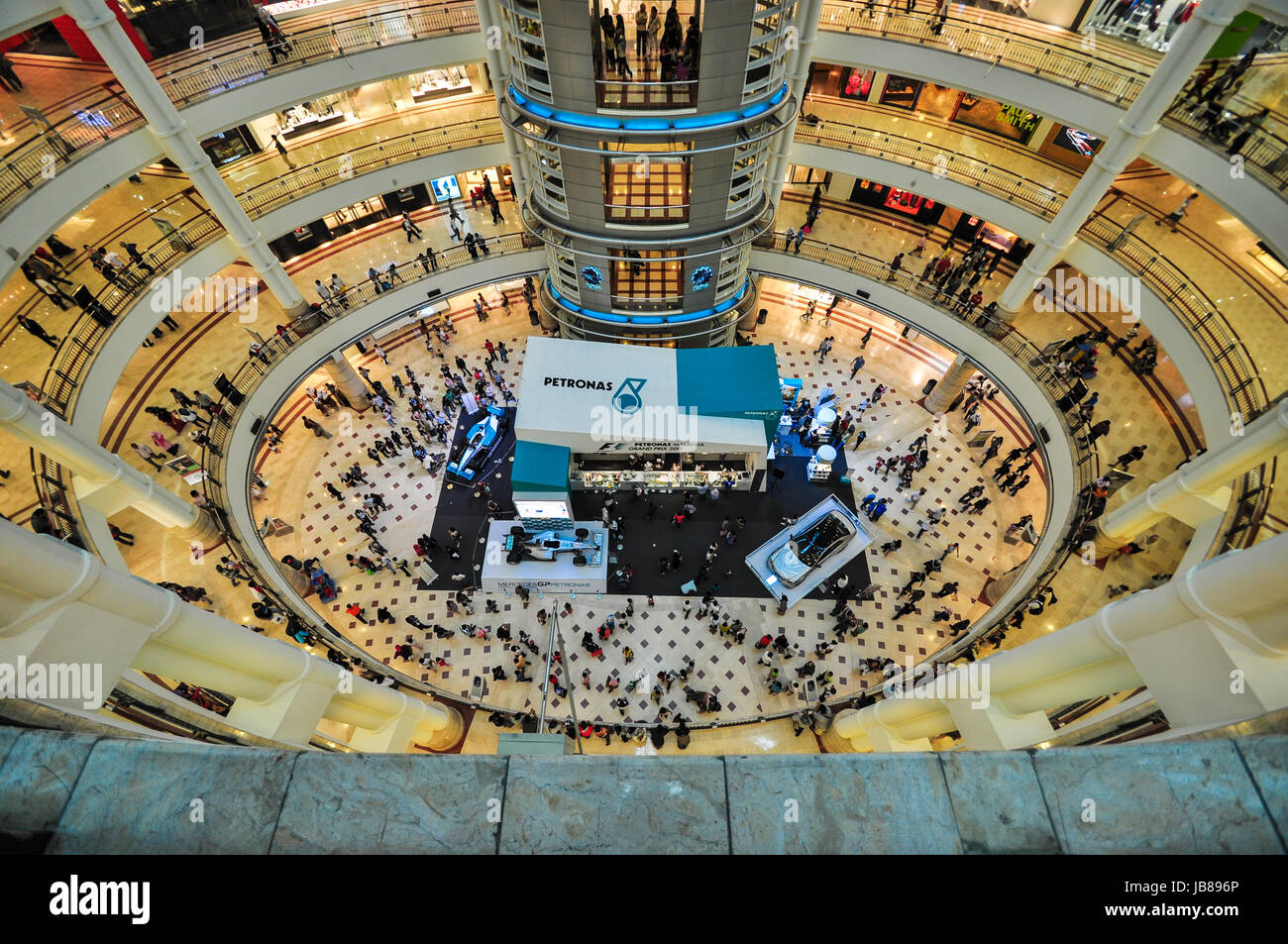 Centre commercial suria klcc hi-res stock photography and images - Alamy