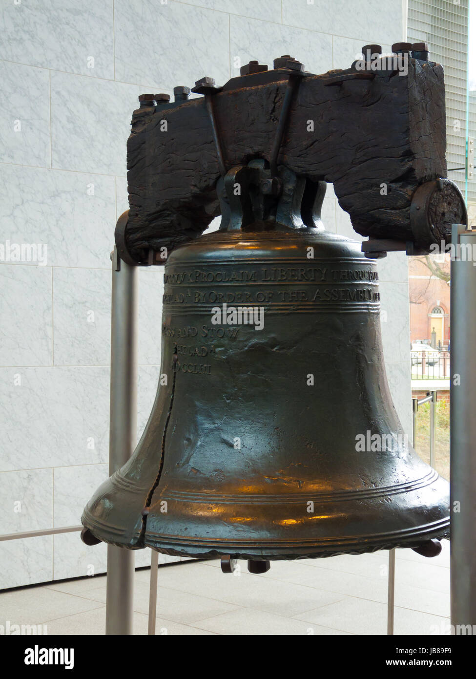 Crack in liberty bell hi-res stock photography and images - Alamy