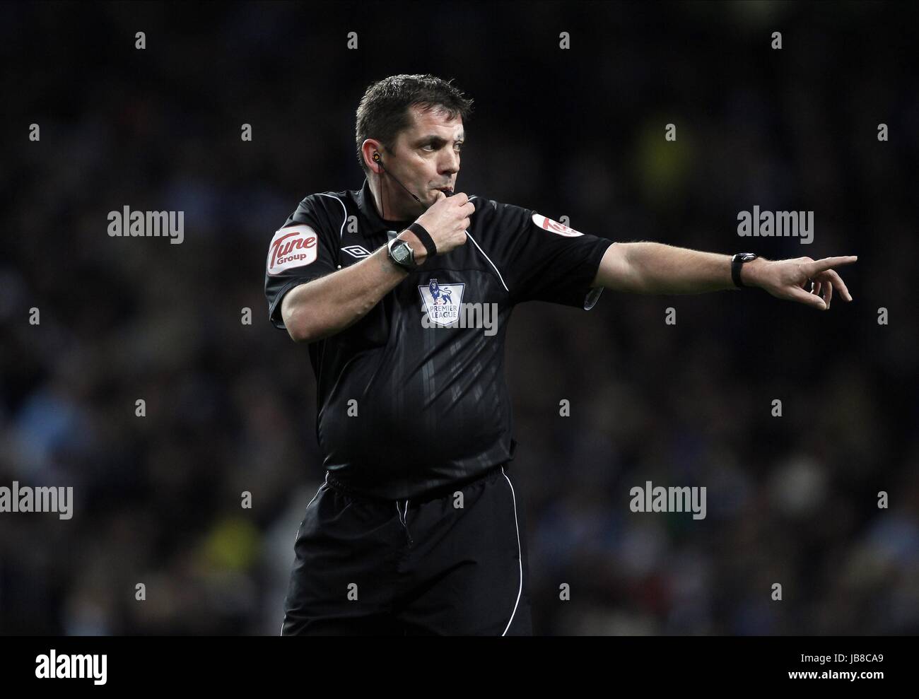 REFEREE PHIL DOWD MANCHESTER CITY V ARSENAL FC ETIHAD STADIUM ...