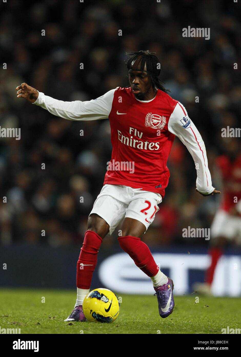 GERVINHO ARSENAL FC ETIHAD STADIUM MANCHESTER ENGLAND 18 December 2011 ...