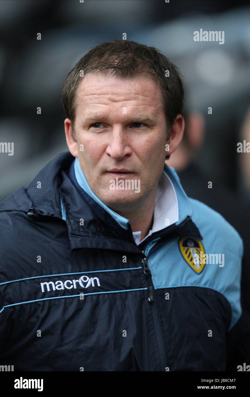 SIMON GRAYSON LEEDS UNITED MANAGER LEEDS UNITED MANAGER PRIDE PARK ...