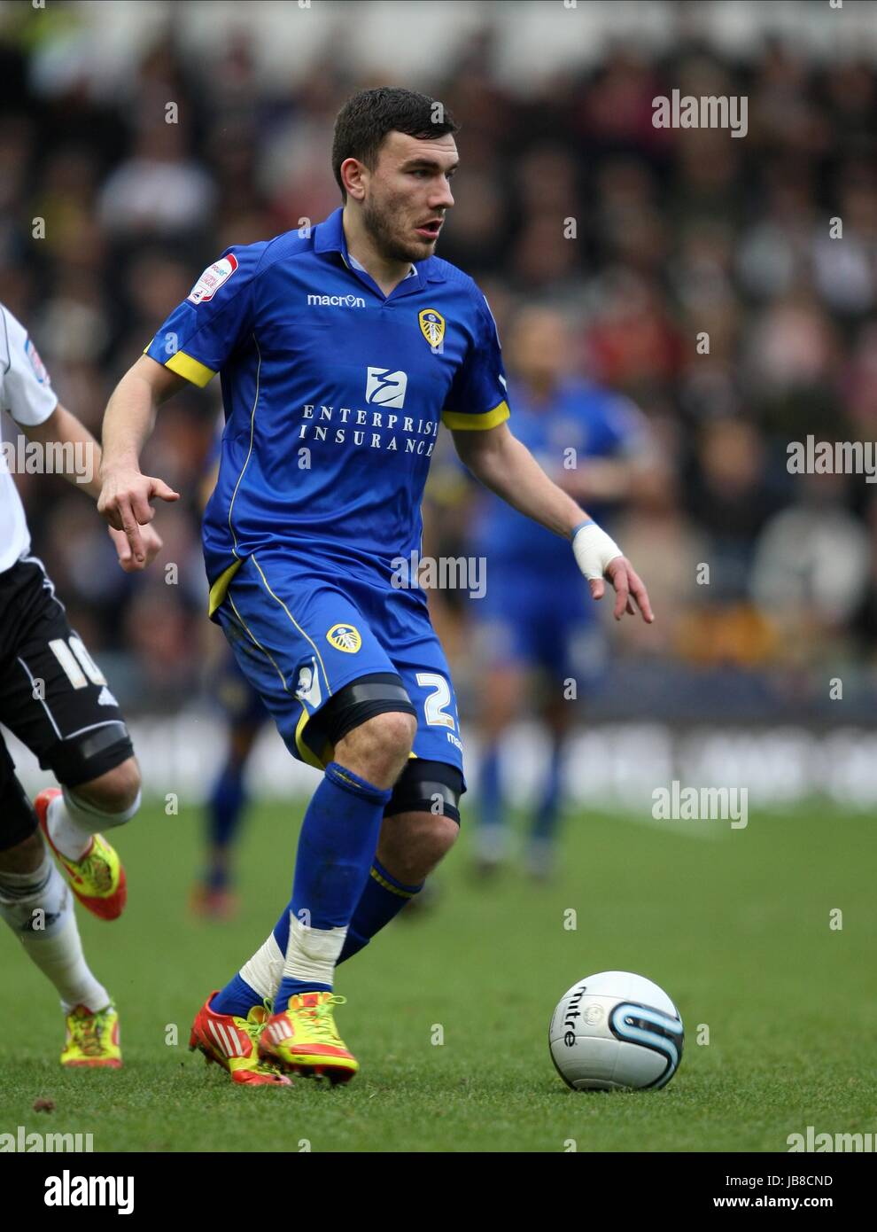 ROBERT SNODGRASS LEEDS UNITED FC LEEDS UNITED FC PRIDE PARK DERBY ...