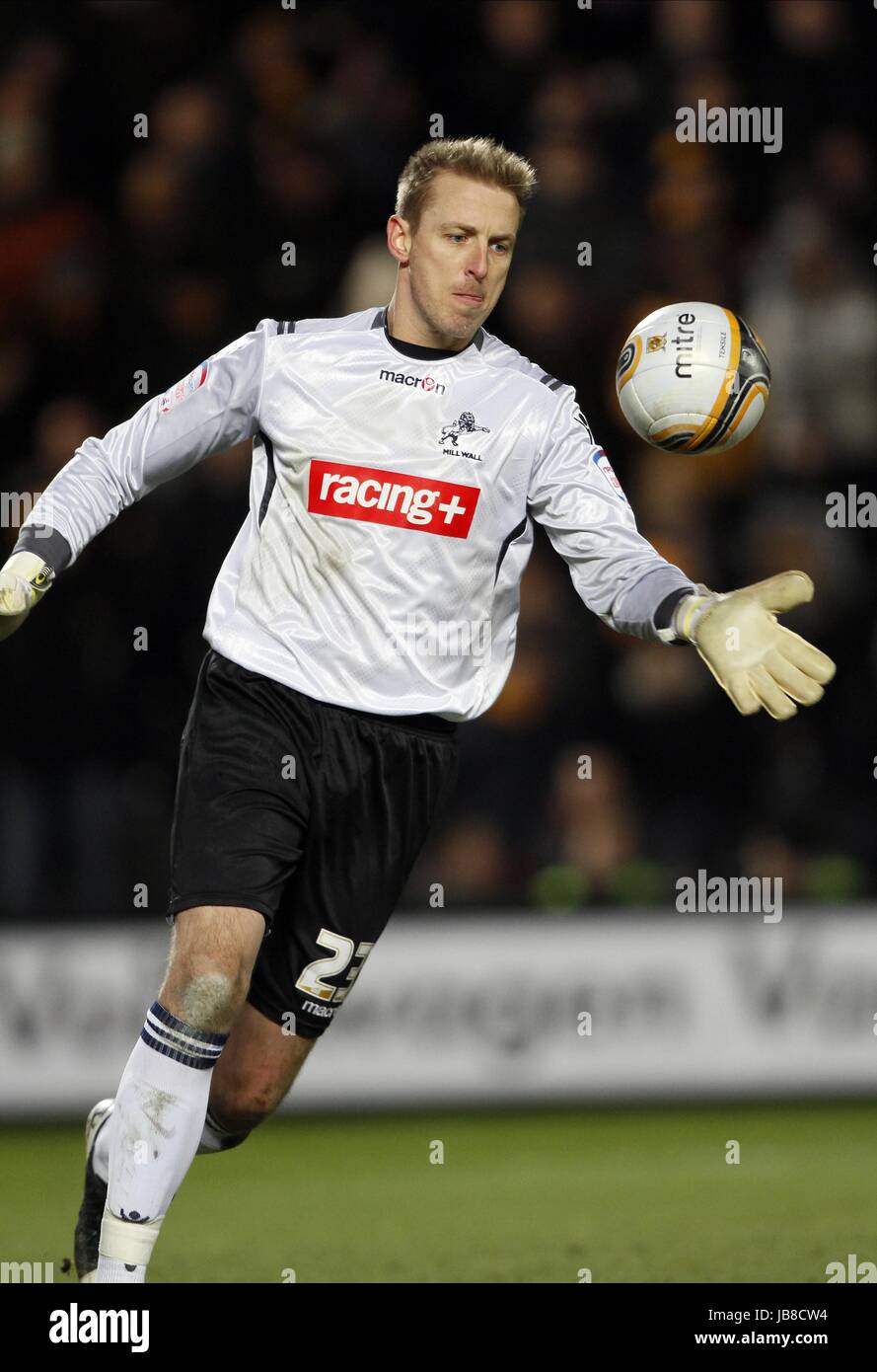 STEVE MILDENHALL MILLWALL FC MILLWALL FC KC STADIUM HULL ENGLAND 17 ...
