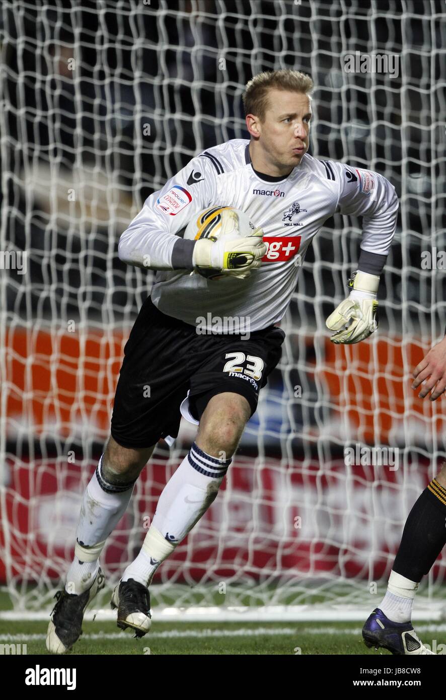 STEVE MILDENHALL MILLWALL FC MILLWALL FC KC STADIUM HULL ENGLAND 17 ...