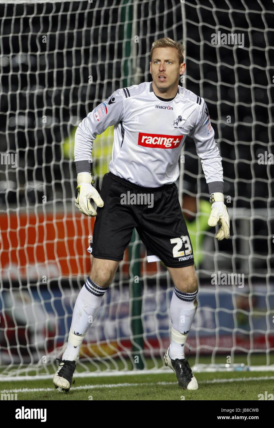 STEVE MILDENHALL MILLWALL FC MILLWALL FC KC STADIUM HULL ENGLAND 17 ...