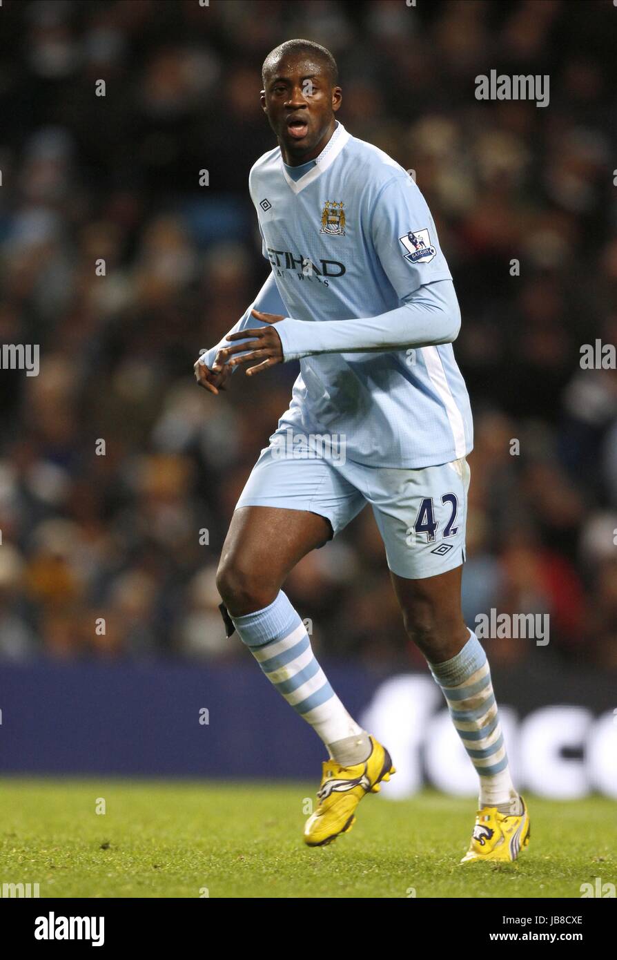 YAYA TOURE MANCHESTER CITY FC MANCHESTER CITY FC ETIHAD STADIUM ...