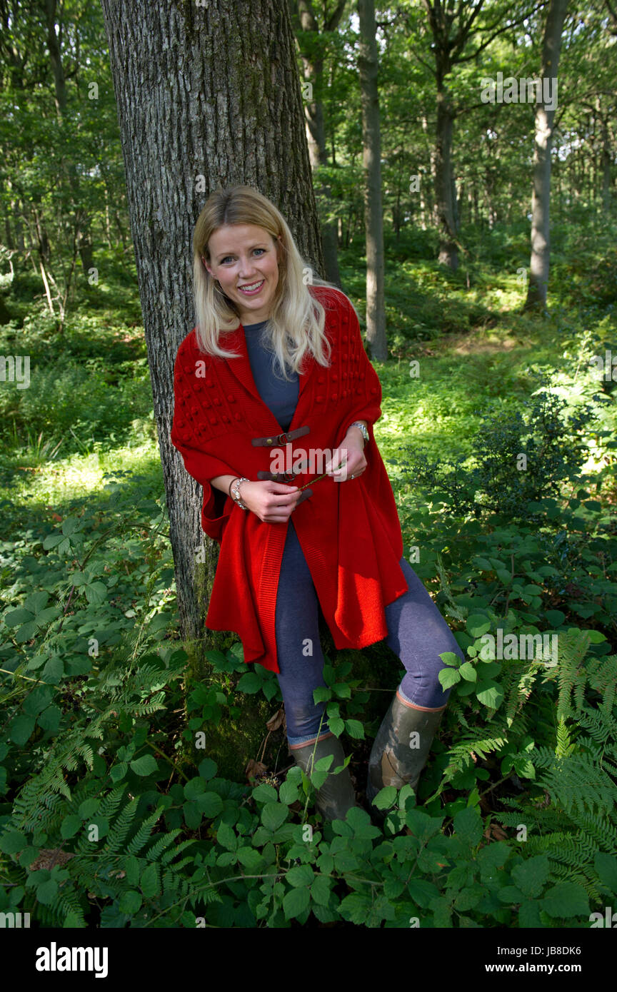 Ellie Harrison, wildlife and countryside television presenter Stock ...