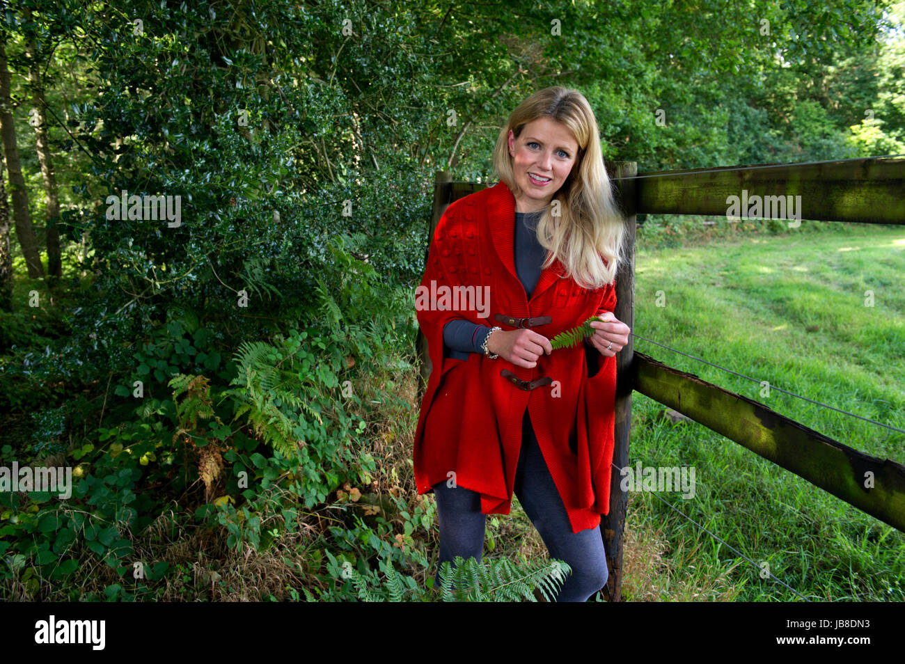Ellie Harrison, wildlife and countryside television presenter Stock ...