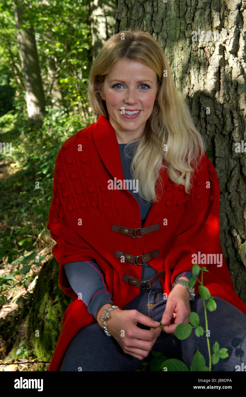 Ellie Harrison, wildlife and countryside television presenter Stock ...