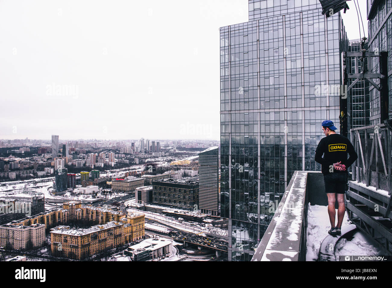 MOSCOW, RUSSIA: HEART-STOPPING pictures and video show the moment a ...