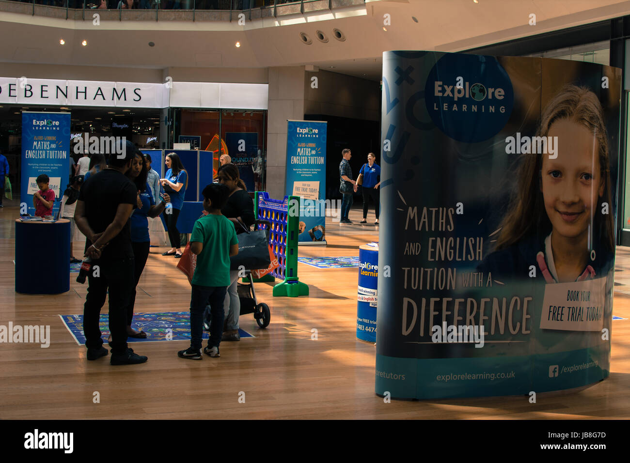 English tuition and computer hi-res stock photography and images - Alamy