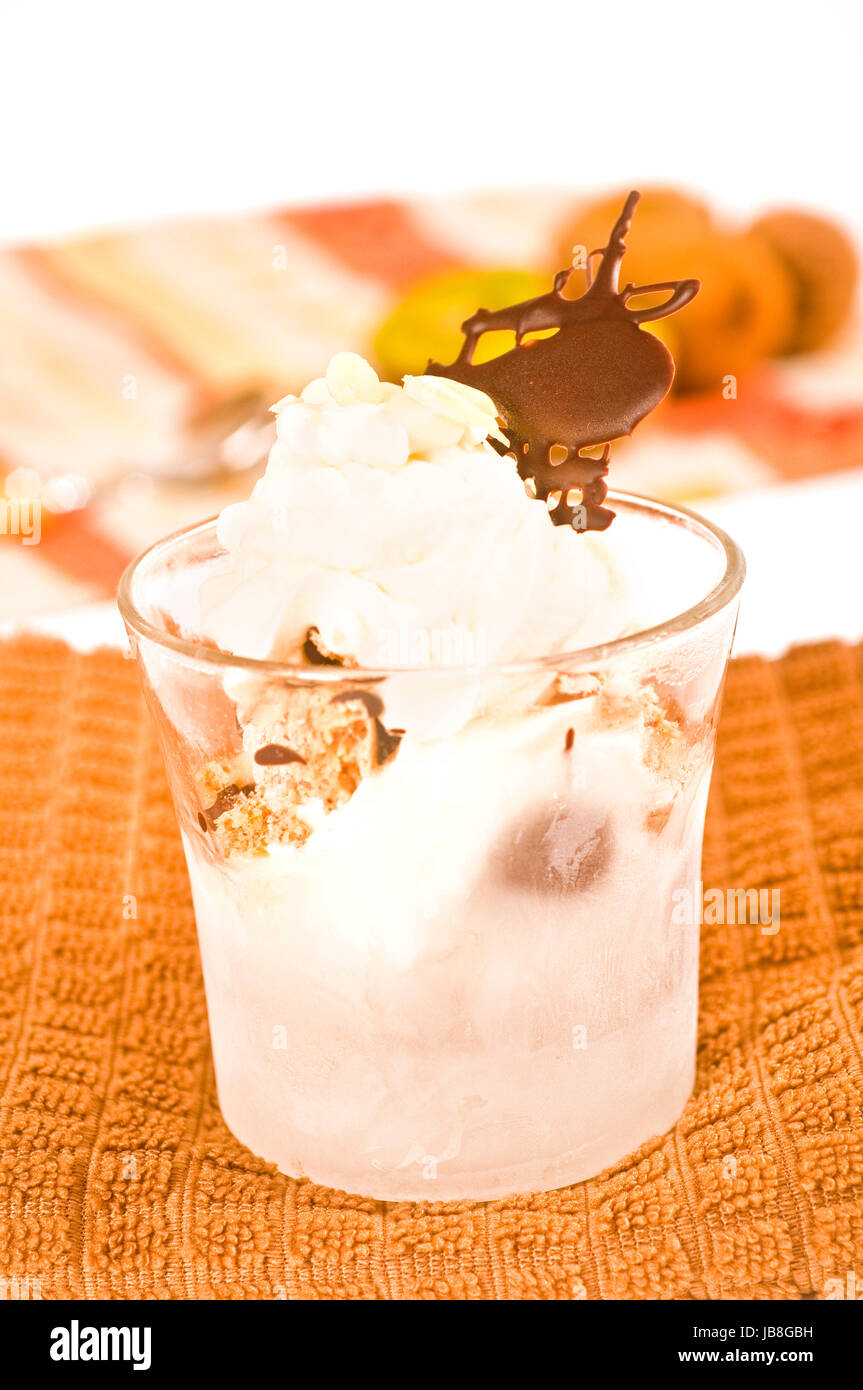 Baiser dessert hi-res stock photography and images - Alamy