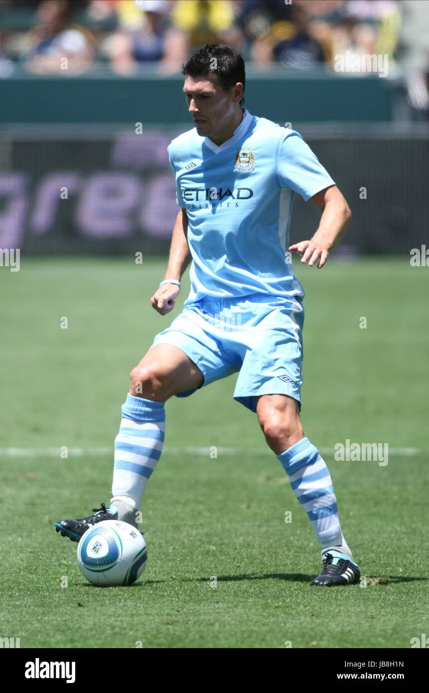 Gareth barry manchester city hi-res stock photography and images - Alamy