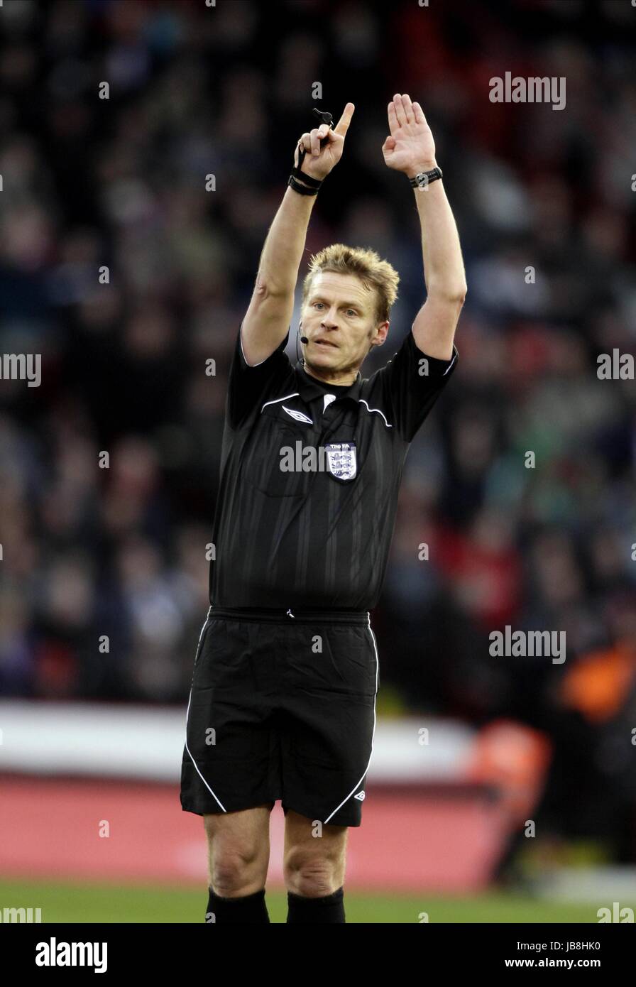 MIKE JONES PREMIERSHIP REFEREE PREMIERSHIP REFEREE BRAMALL LANE ...