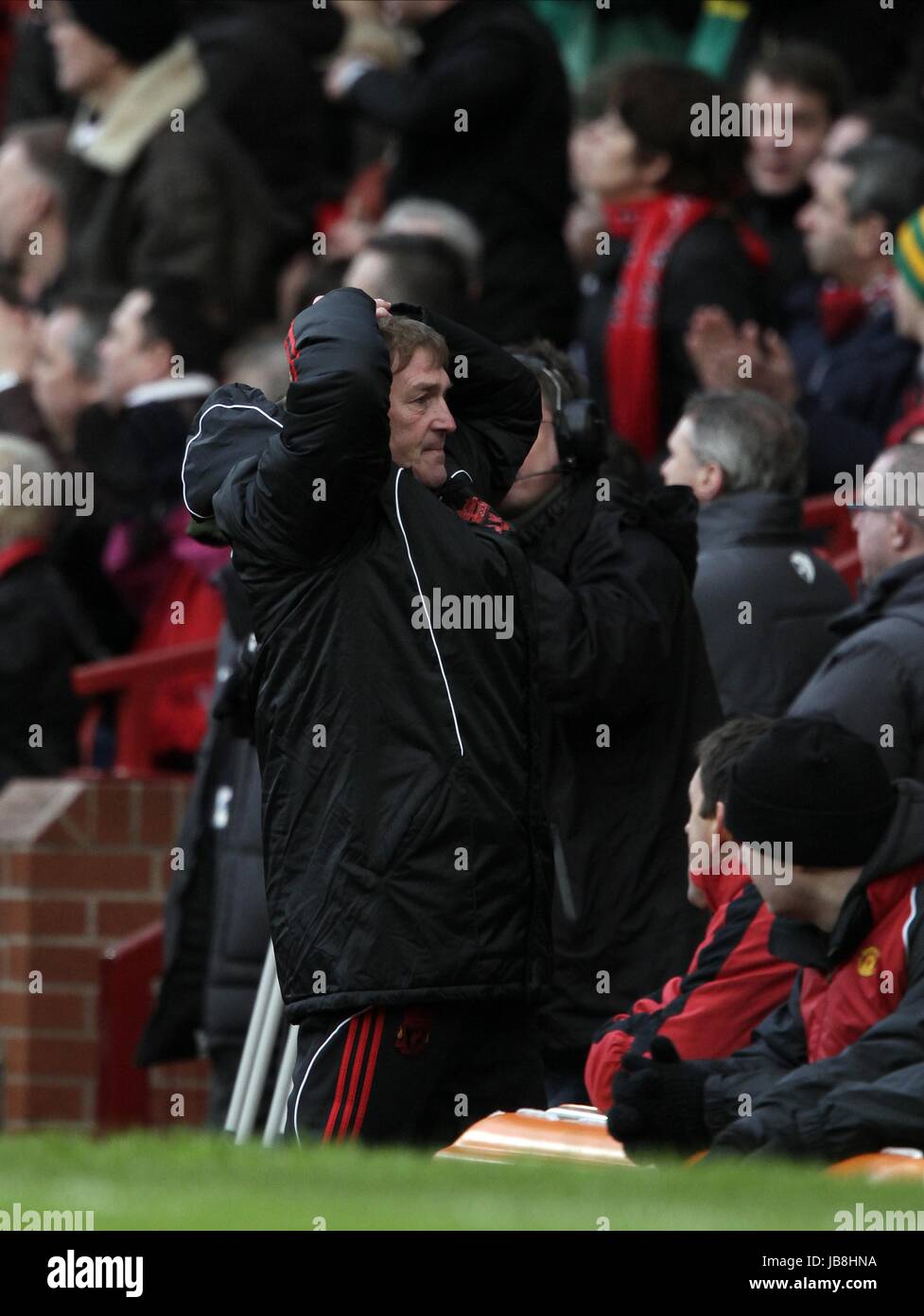 KENNY DALGLISH LIVERPOOL FC MANAGER LIVERPOOL FC MANAGER OLD TRAFFORD ...