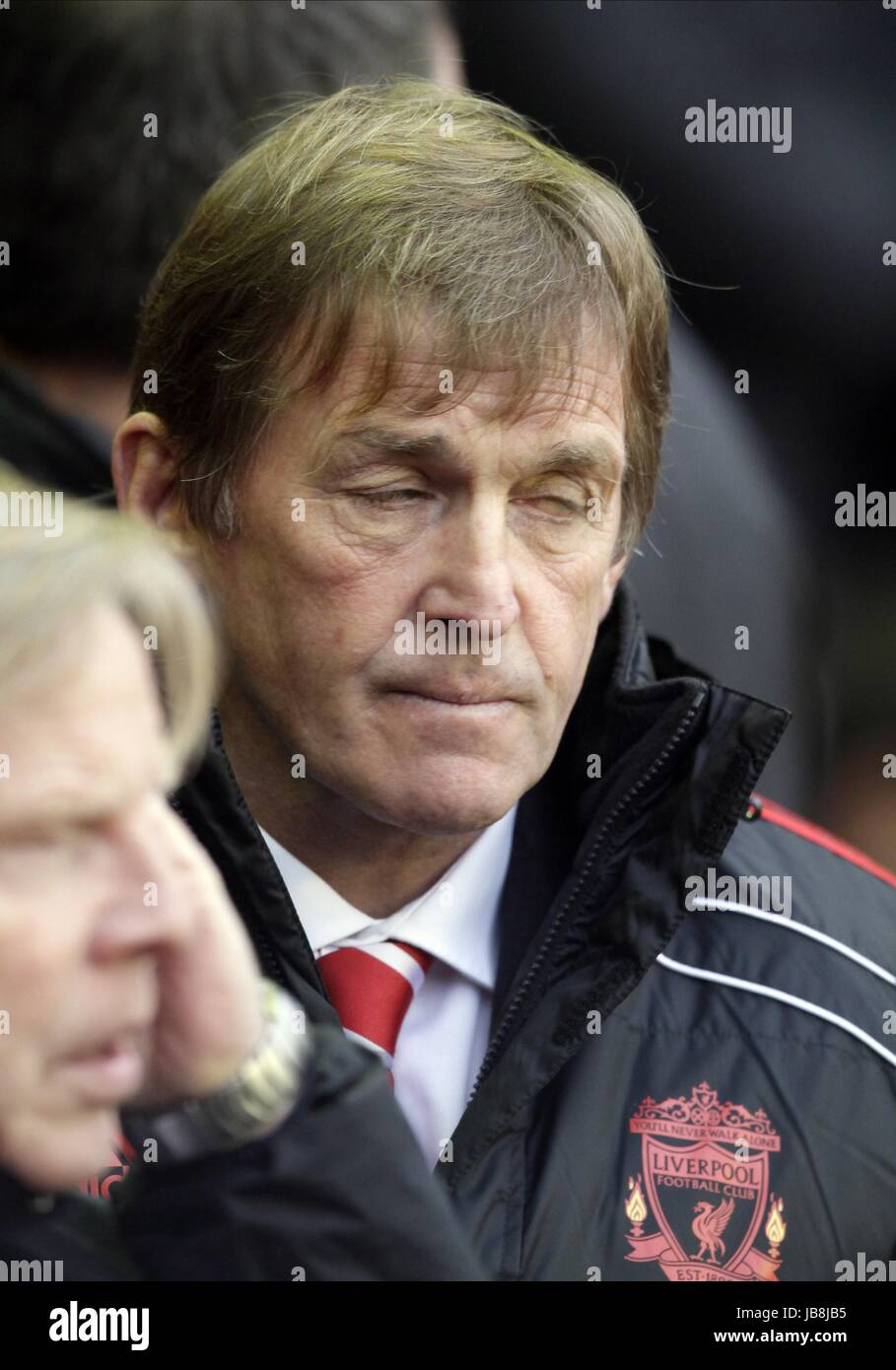 Liverpool manager kenny dalglish hi-res stock photography and images ...