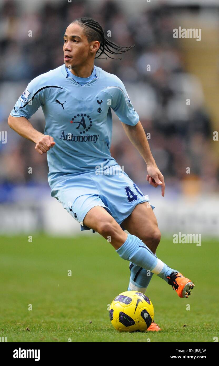 Steven pienaar tottenham hi-res stock photography and images - Alamy