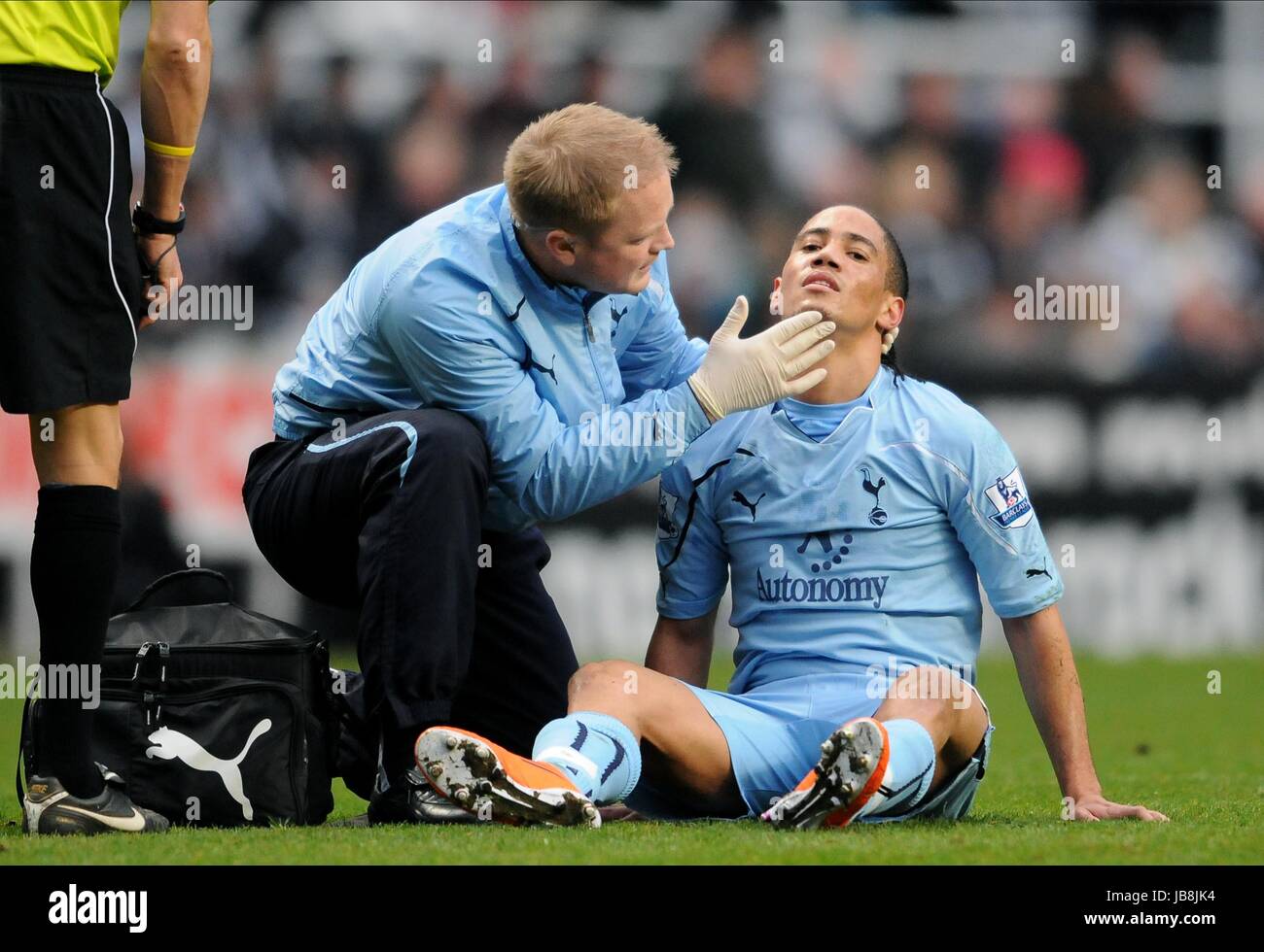 Steven pienaar tottenham hi-res stock photography and images - Alamy