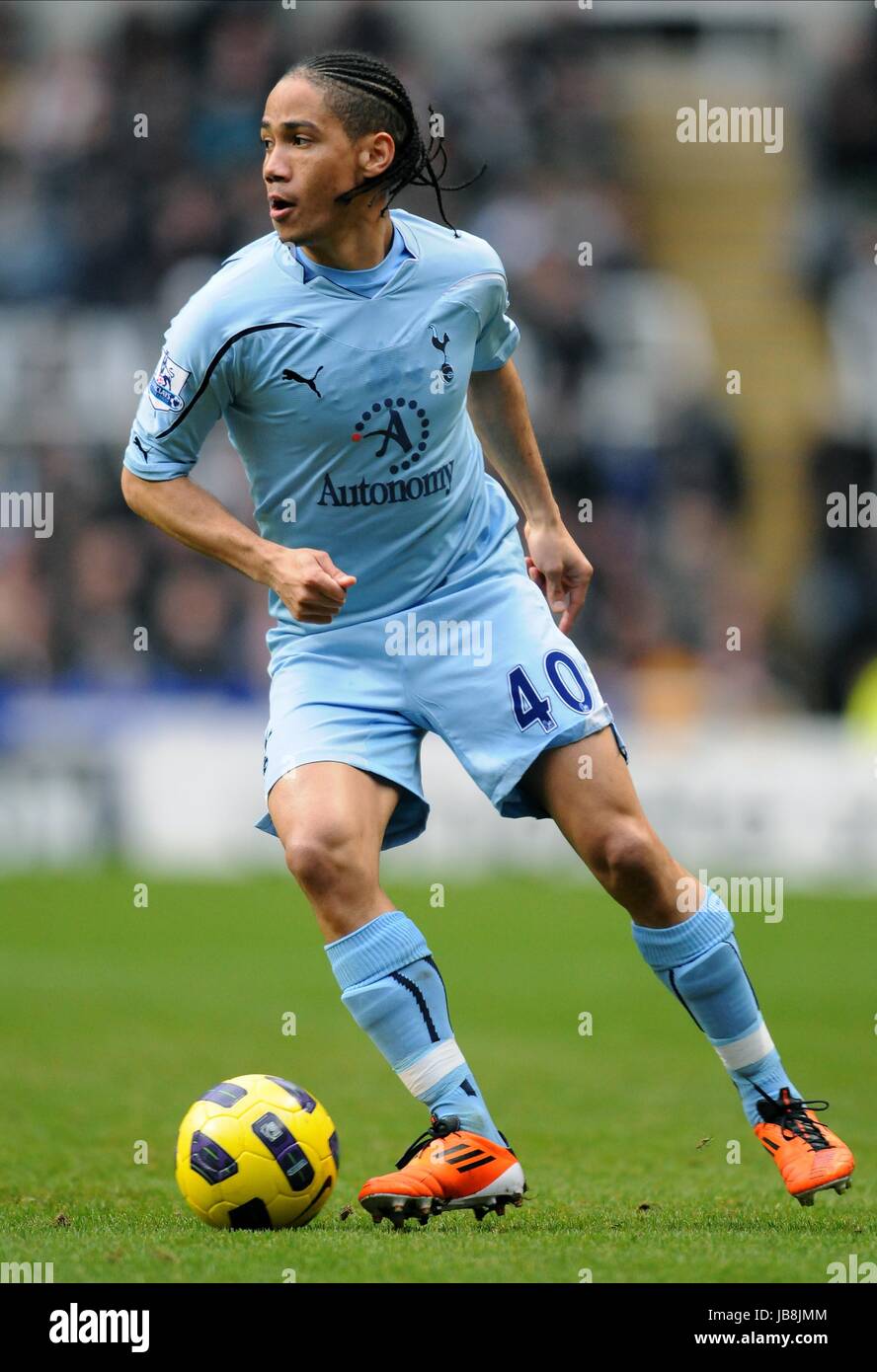 Steven pienaar tottenham hi-res stock photography and images - Alamy