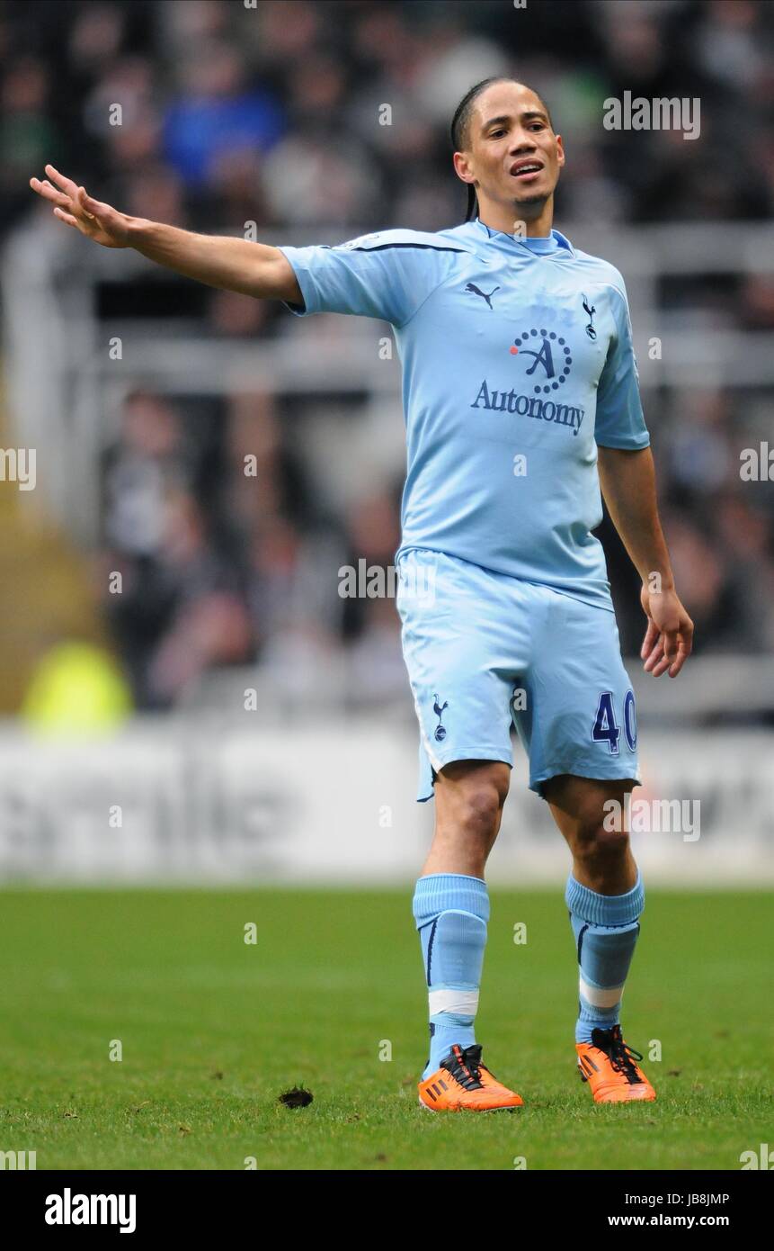 Steven pienaar tottenham hi-res stock photography and images - Alamy