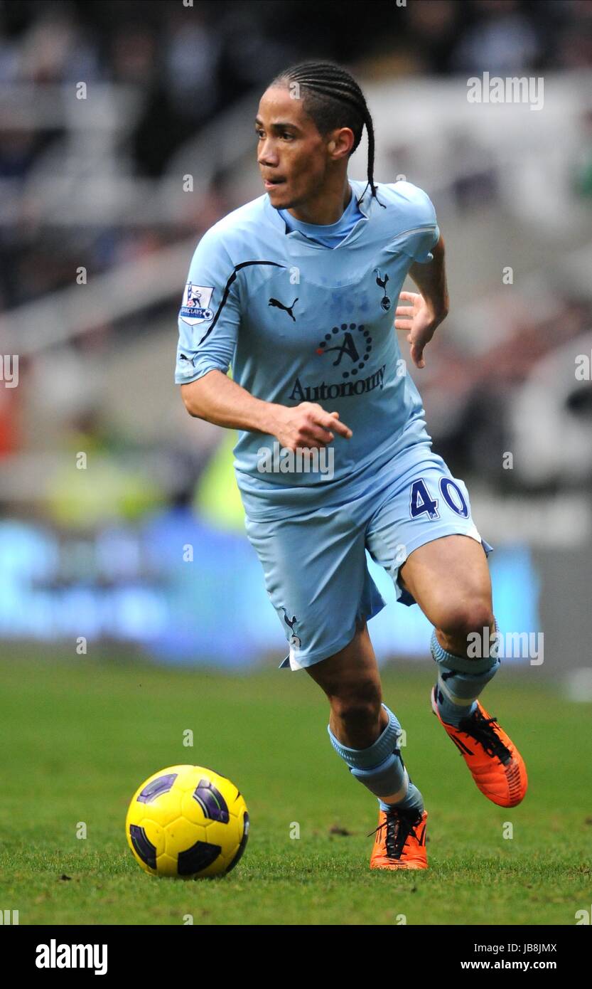Steven pienaar tottenham hi-res stock photography and images - Alamy