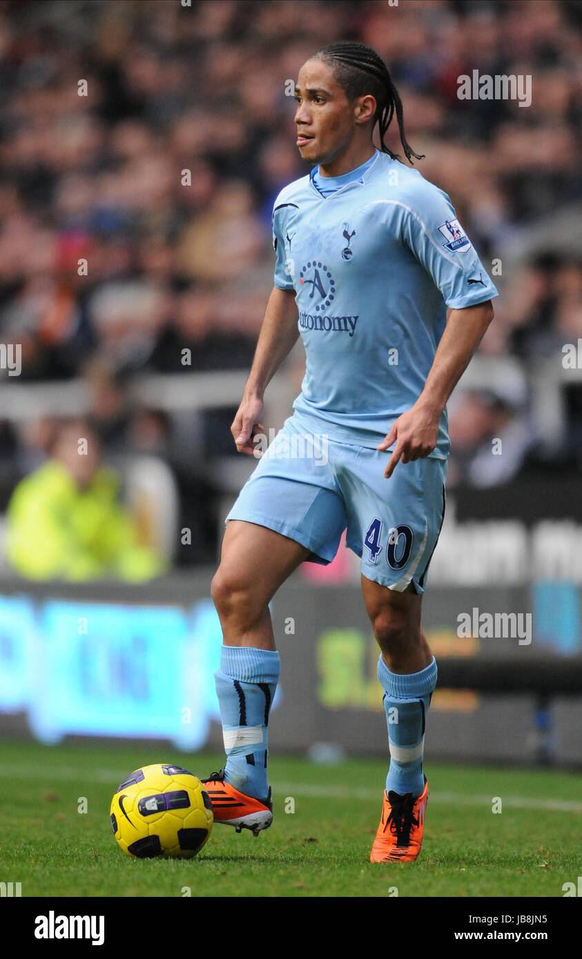 Steven pienaar tottenham hi-res stock photography and images - Alamy
