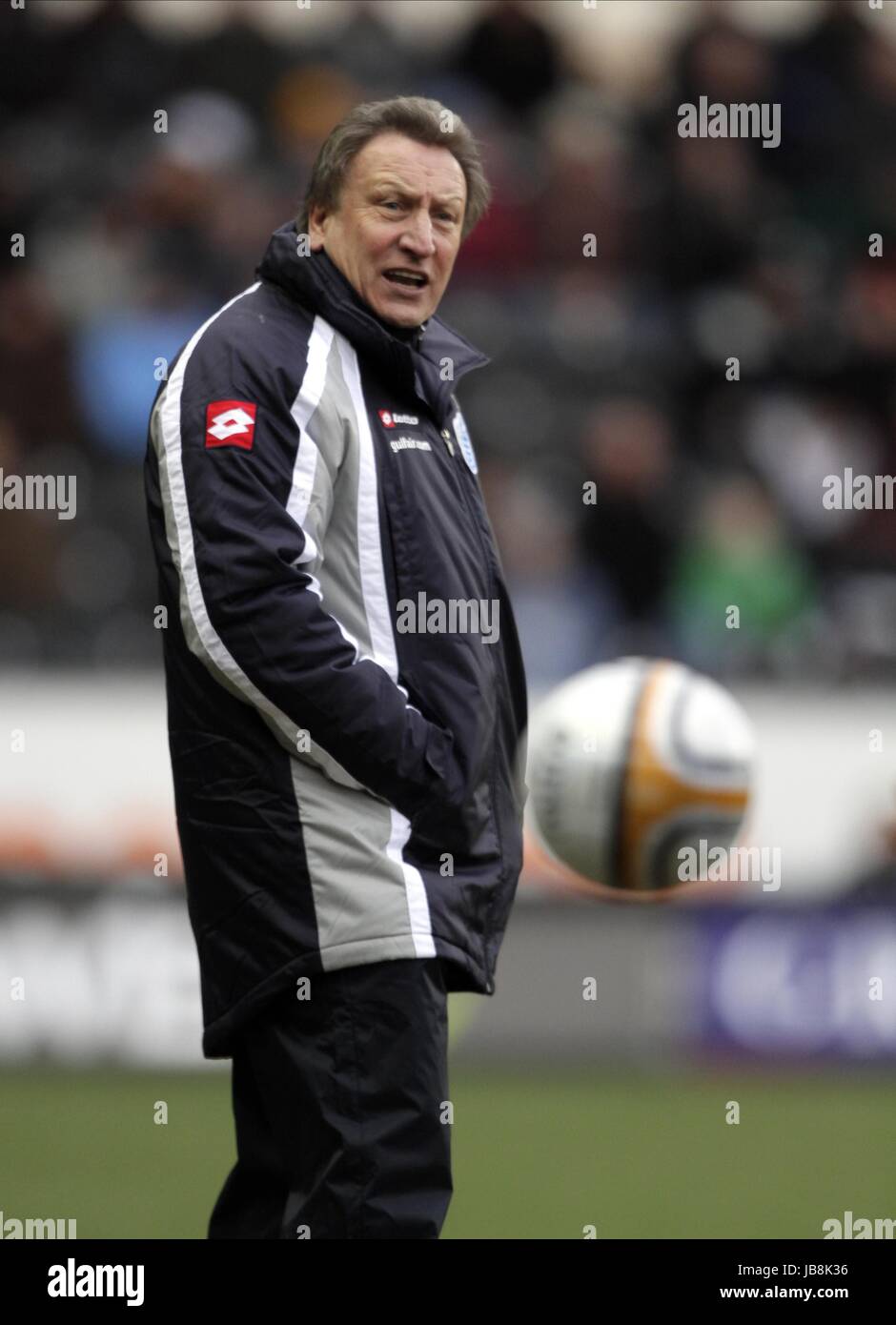 Neil warnock qpr 2011 hi-res stock photography and images - Alamy