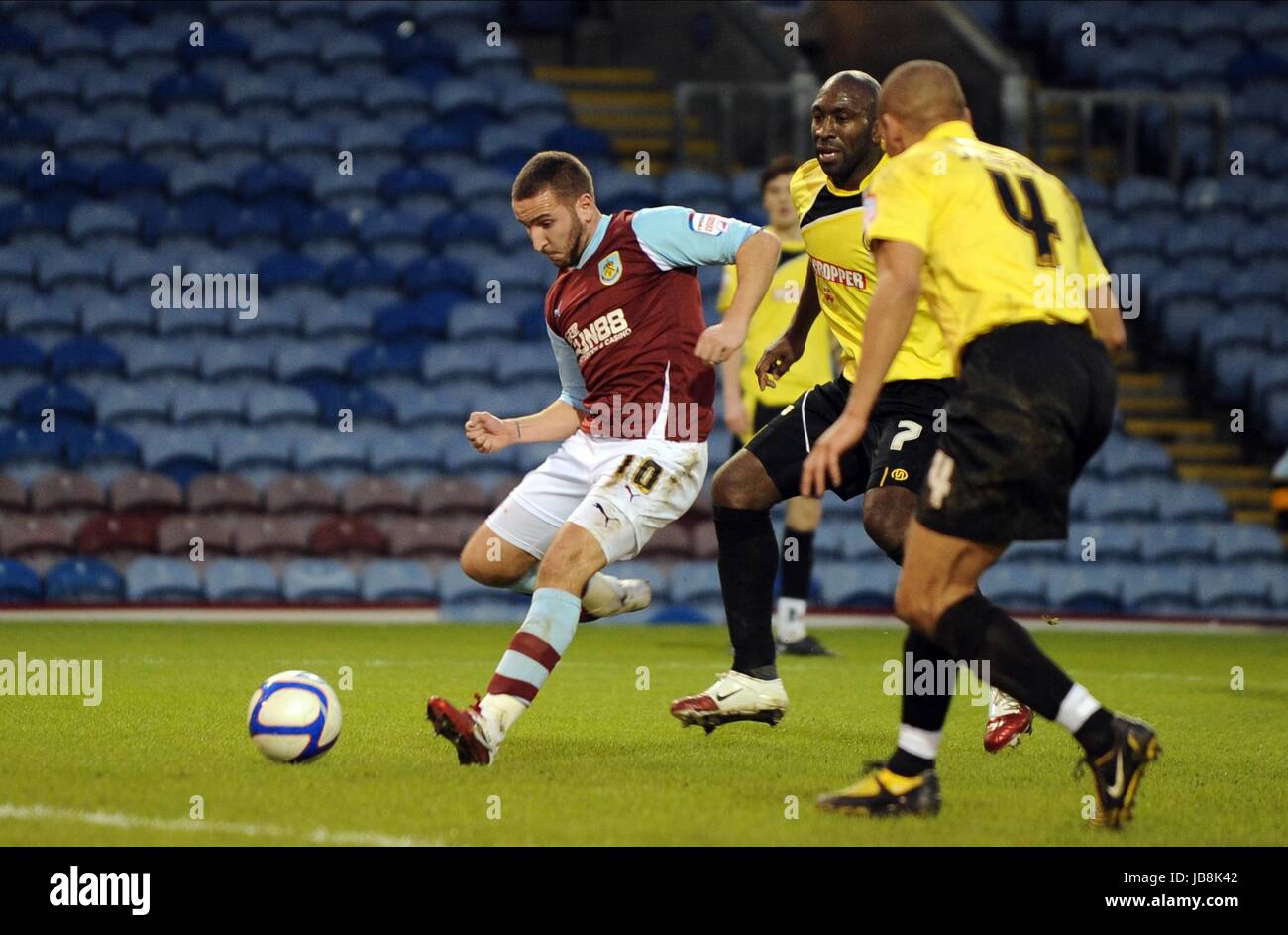 Scores the 1 3 football hi-res stock photography and images - Alamy