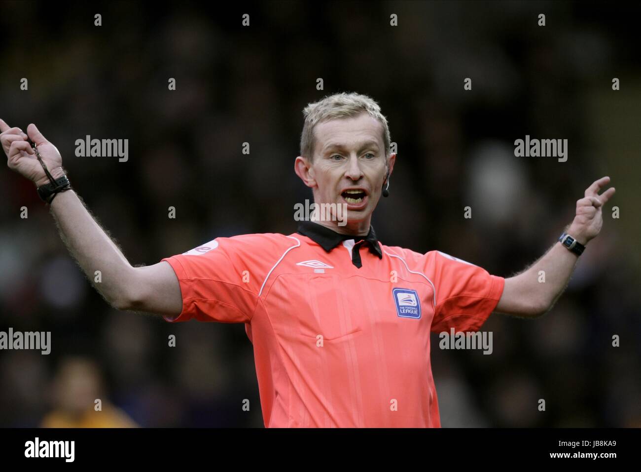 KEITH HILL FOOTBALL REFEREE FOOTBALL REFEREE KC STADIUM HULL ENGLAND 29 ...