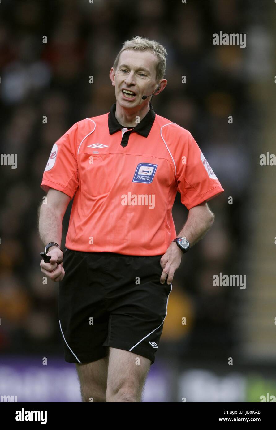 KEITH HILL FOOTBALL REFEREE FOOTBALL REFEREE KC STADIUM HULL ENGLAND 29 ...