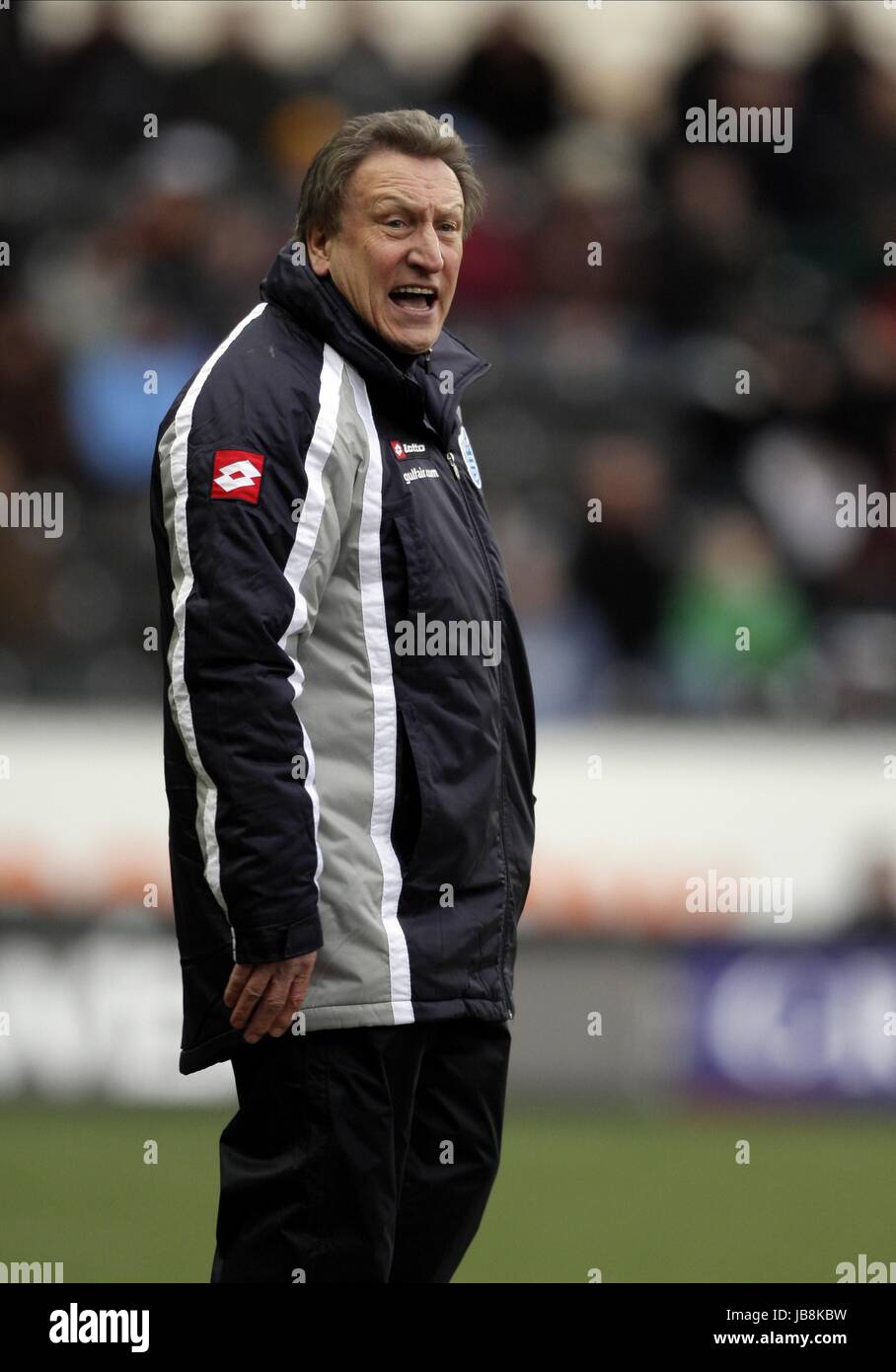 NEIL WARNOCK QUEENS PARK RANGERS FC MANAGER QUEENS PARK RANGERS FC ...