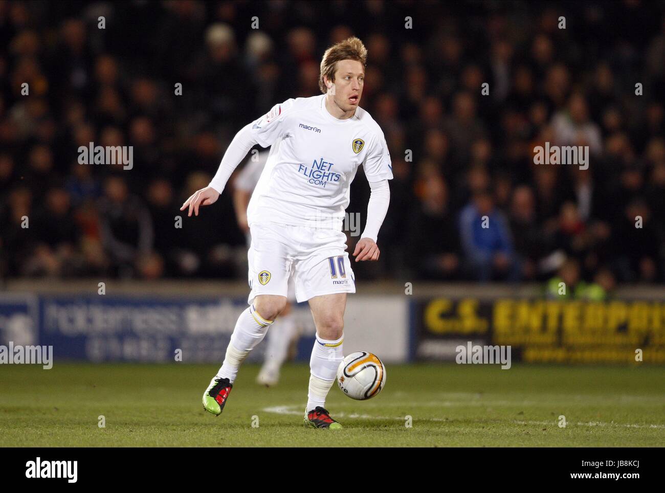 LUCIANO BECCHIO LEEDS UNITED FC LEEDS UNITED FC KC STADIUM HULL ENGLAND ...