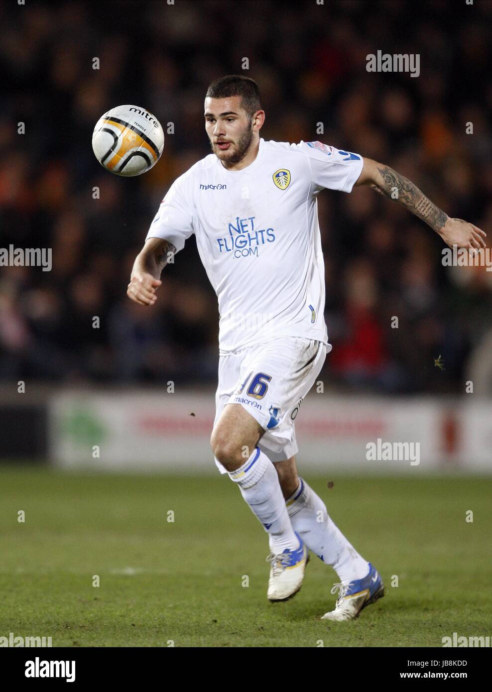 BRADLEY JOHNSON LEEDS UNITED FC LEEDS UNITED FC KC STADIUM HULL ENGLAND ...