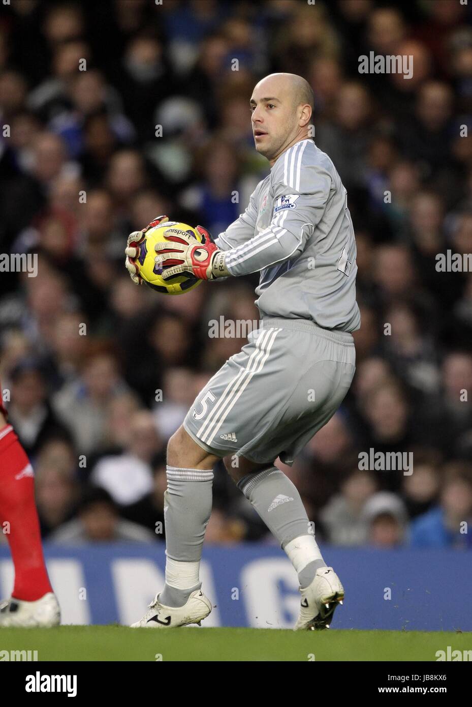 PEPE REINA LIVERPOOL FC LIVERPOOL FC STAMFORD BRIDGE LONDON ENGLAND 06 ...
