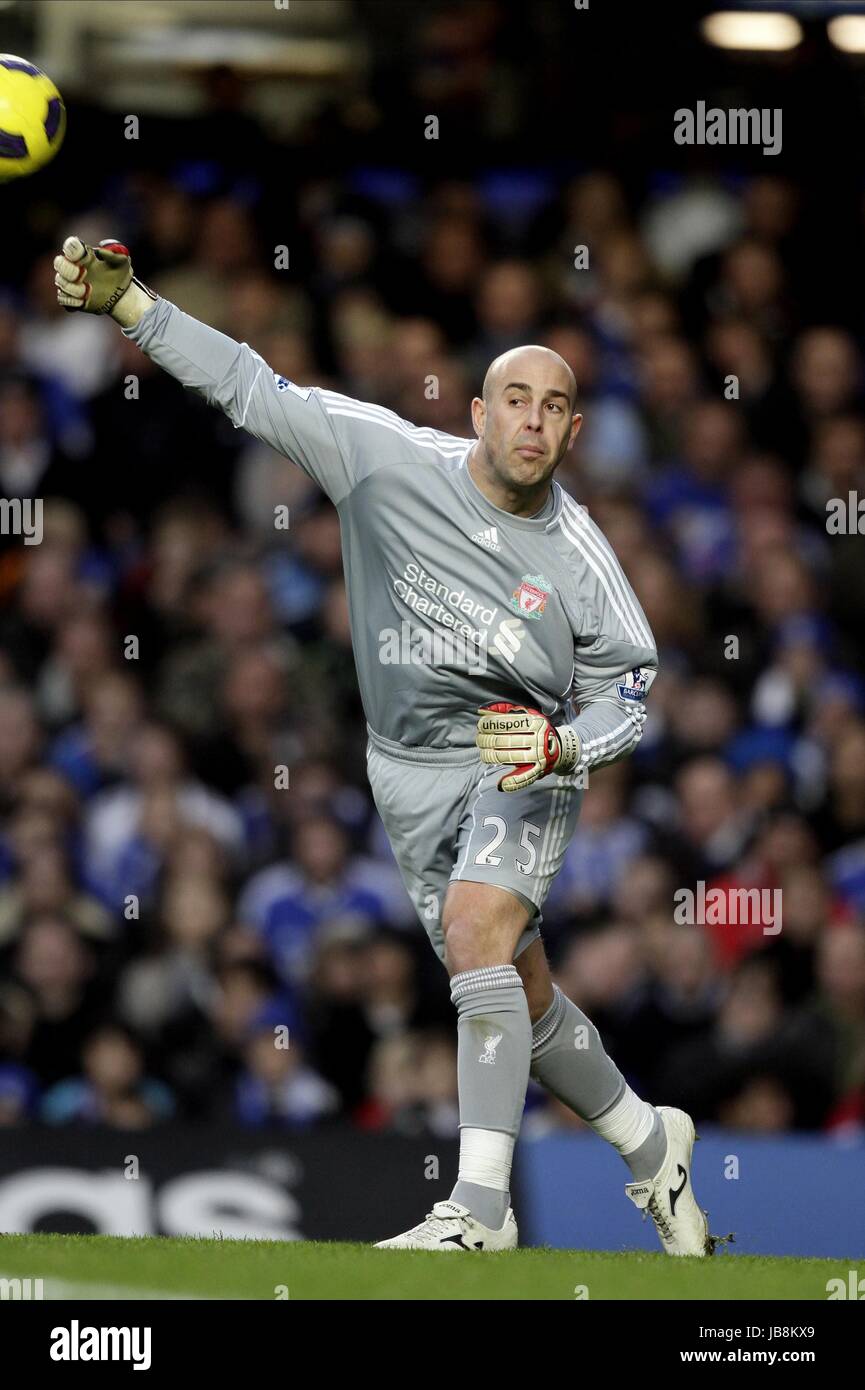 PEPE REINA LIVERPOOL FC LIVERPOOL FC STAMFORD BRIDGE LONDON ENGLAND 06 ...