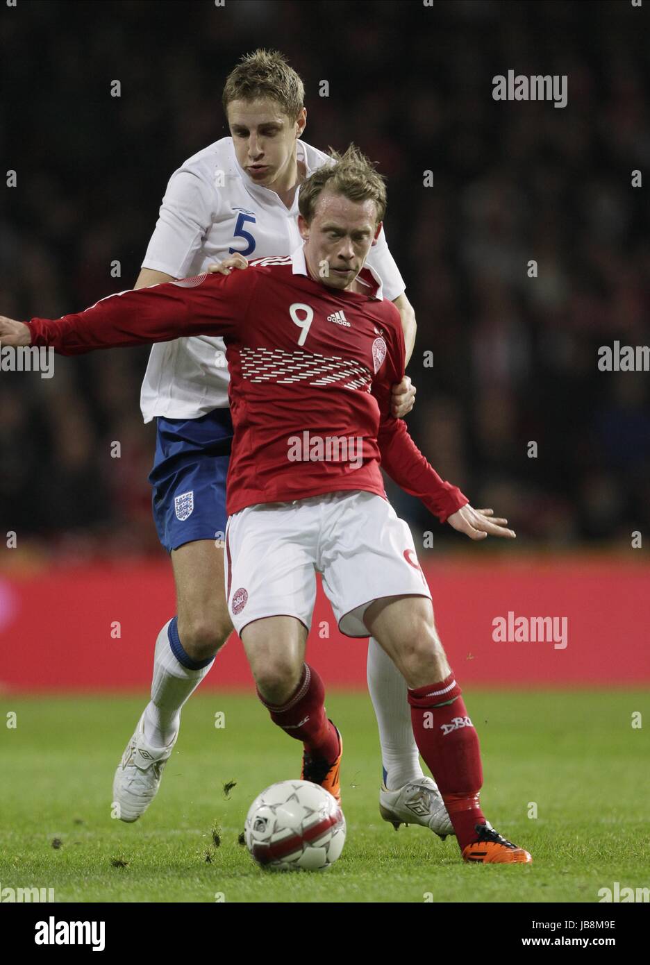 MICHAEL DAWSON & MICHAEL KROHN DENMARK V ENGLAND PARKEN COPENHAGEN ...