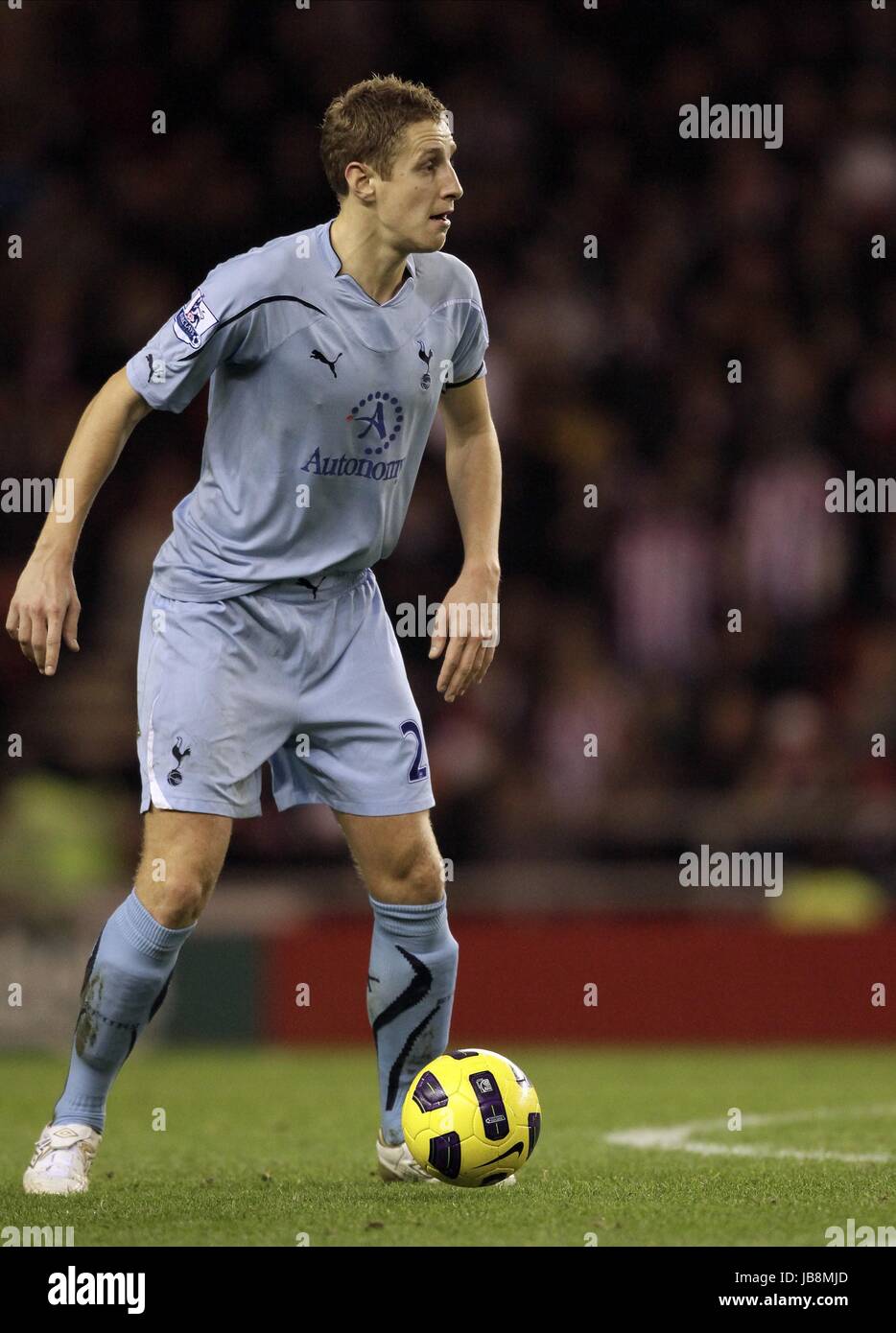 MICHAEL DAWSON TOTTENHAM HOTSPUR FC TOTTENHAM HOTSPUR FC STADIUM OF ...