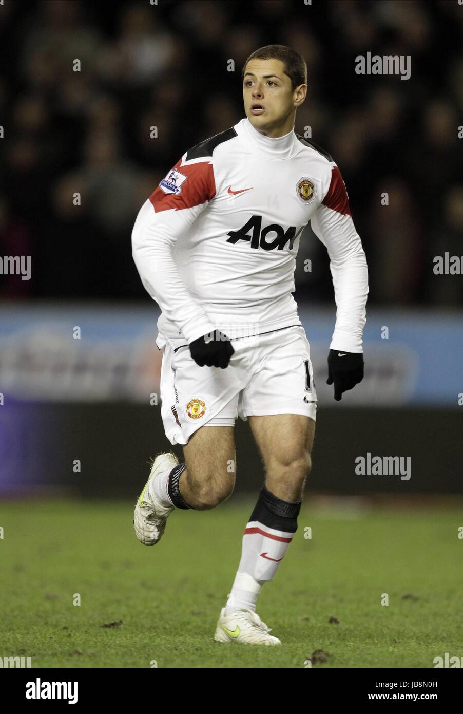 JAVIER HERNANDEZ MANCHESTER UNITED FC MANCHESTER UNITED FC MOLINEUX ...