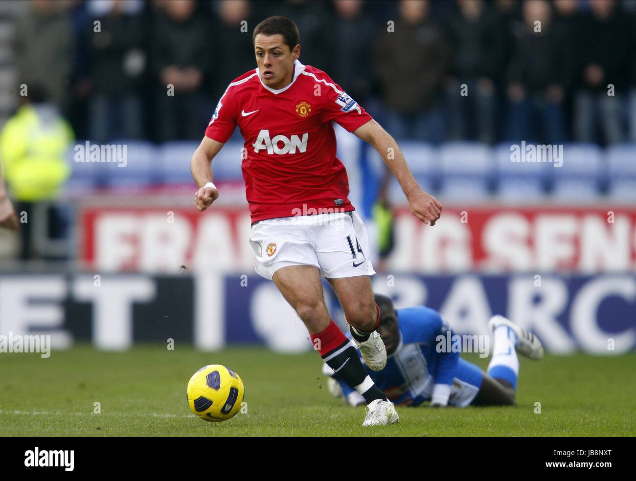 JAVIER HERNANDEZ MANCHESTER UNITED FC MANCHESTER UNITED FC DW STADIUM ...