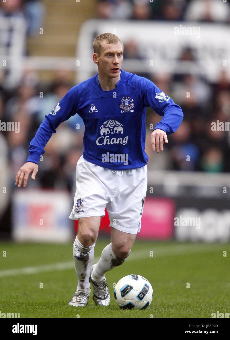 TONY HIBBERT EVERTON FC EVERTON FC ST JAMES PARK NEWCASTLE ENGLAND 05 ...