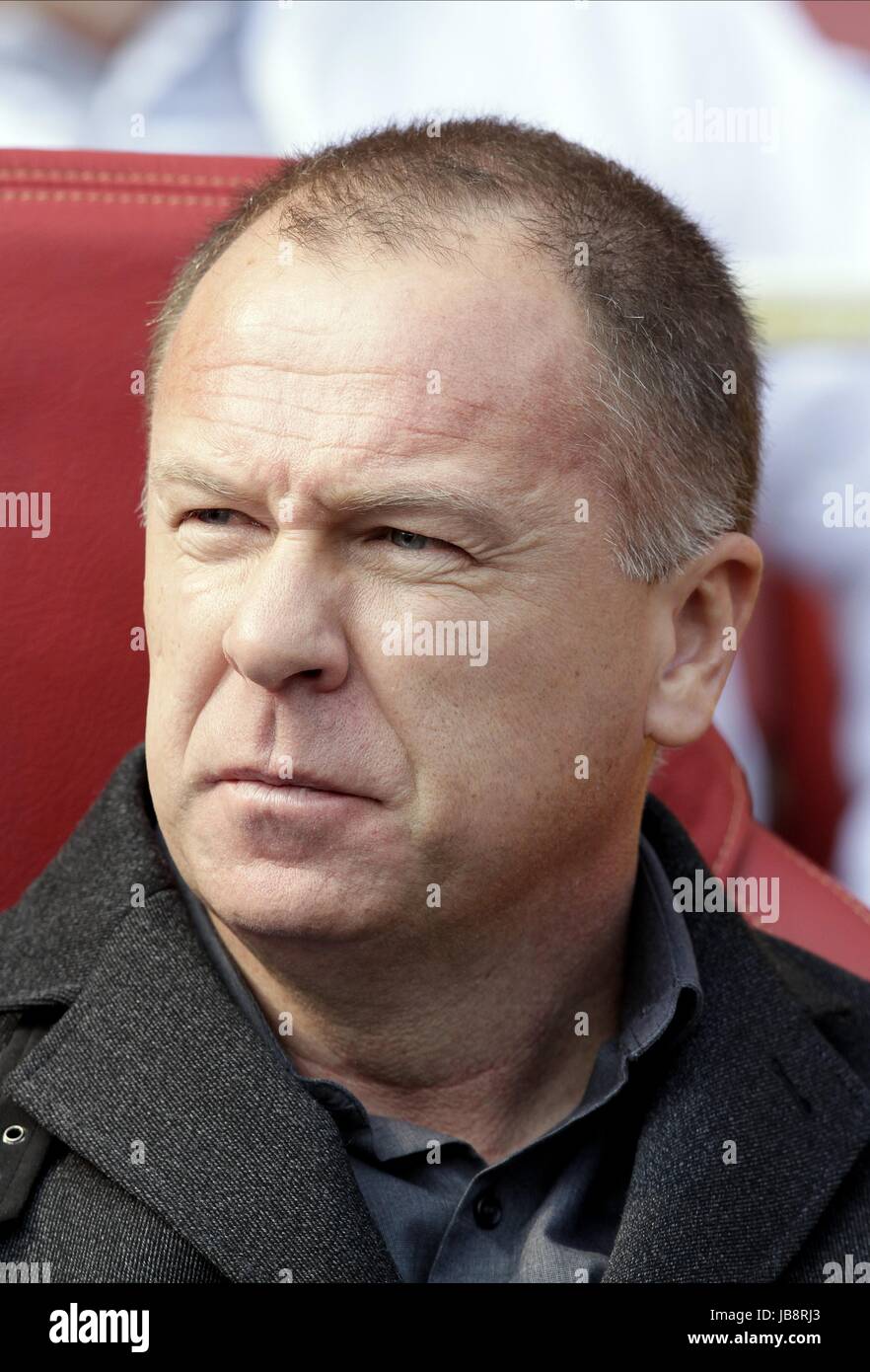 MANO MENEZES BRAZIL FOOTBALL TEAM COACH BRAZIL FOOTBALL TEAM COACH ...