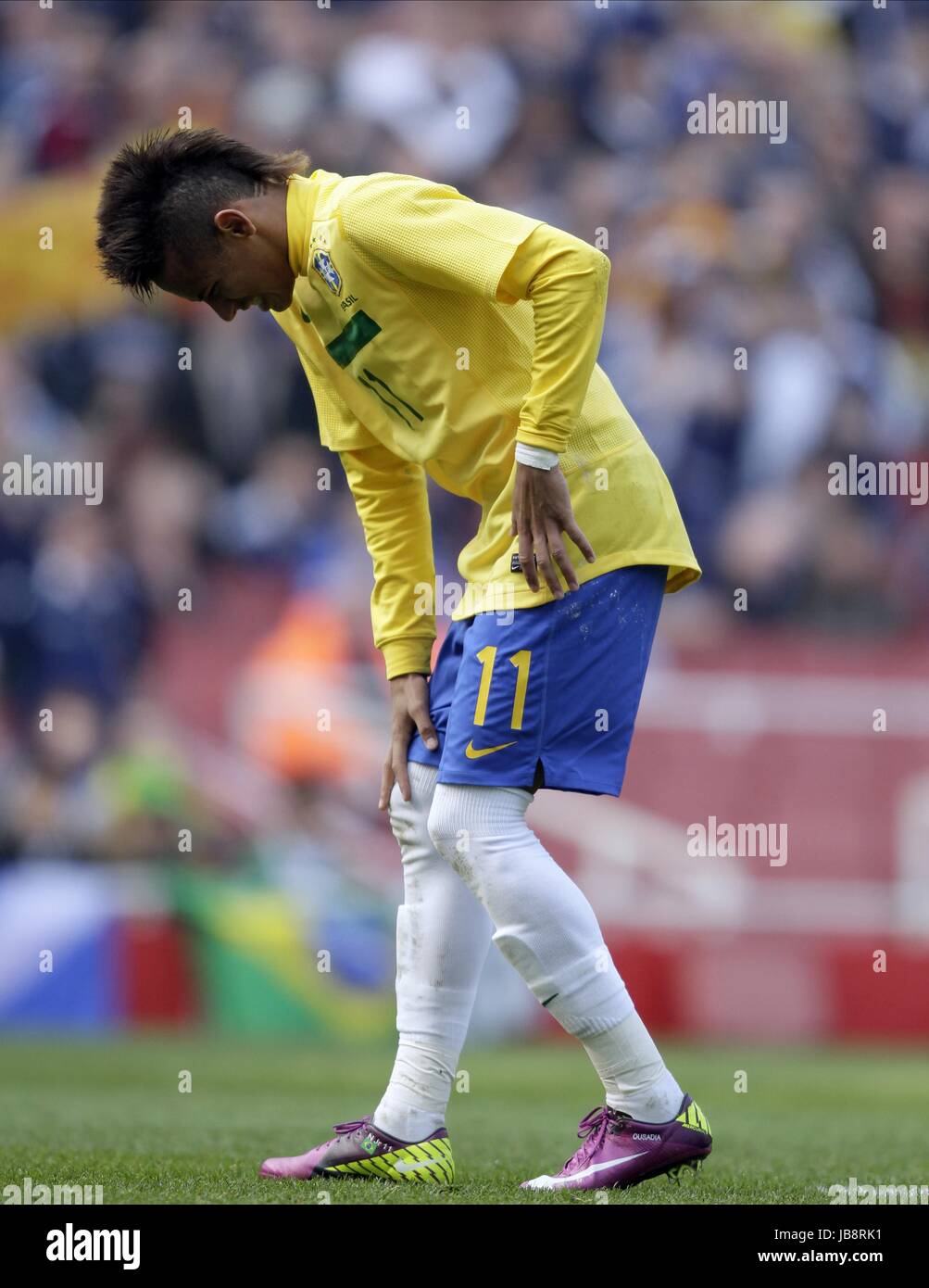 NEYMAR BRAZIL SANTOS BRAZIL & SANTOS EMIRATES STADIUM LONDON ENGLAND 27 ...