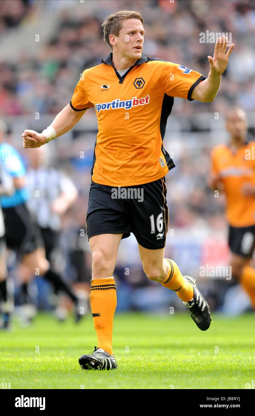 CHRISTOPHE BERRA WOLVERHAMPTON WANDERERS FC WOLVERHAMPTON WANDERERS FC ...