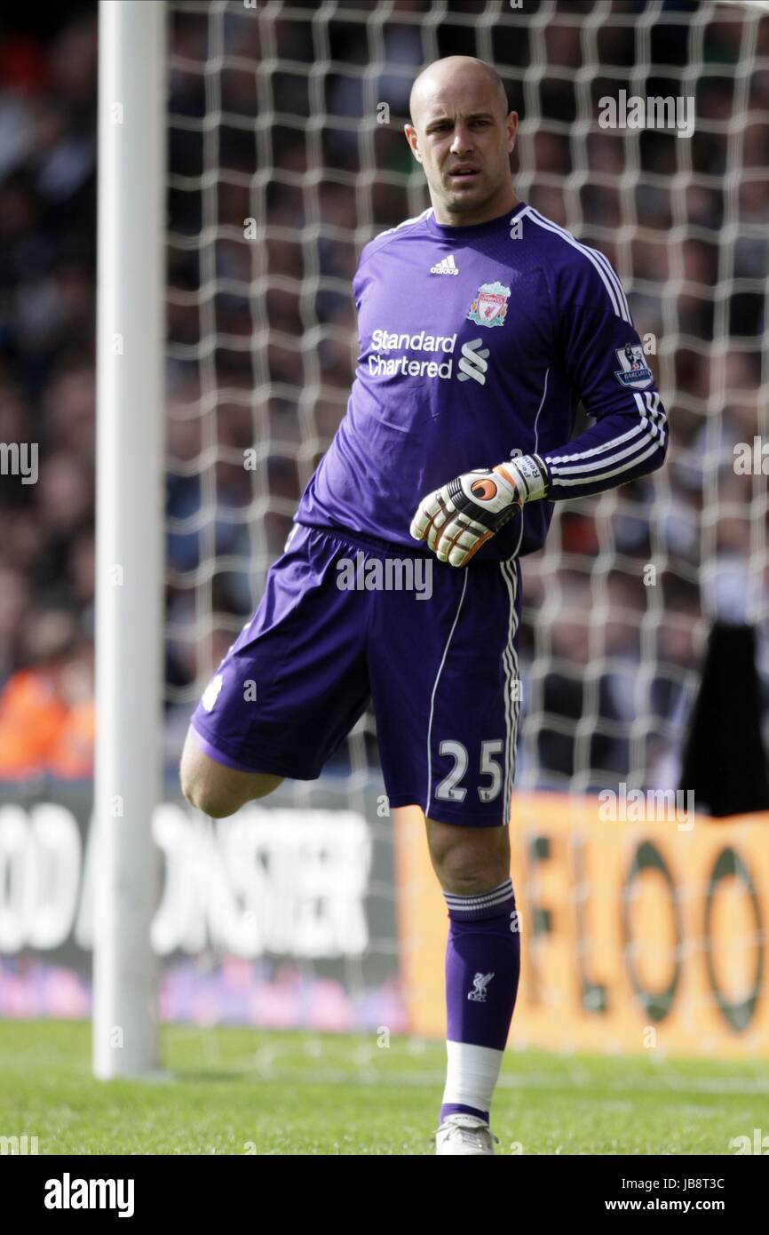 PEPE REINA LIVERPOOL FC LIVERPOOL FC THE HAWTHORNS WEST BROMWICH ...