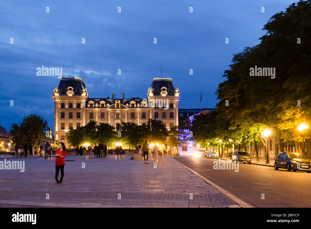Paris tourist attractions hi-res stock photography and images - Alamy