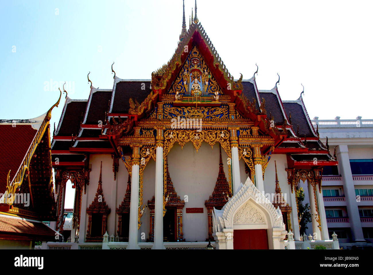 Tempel dach hi-res stock photography and images - Alamy