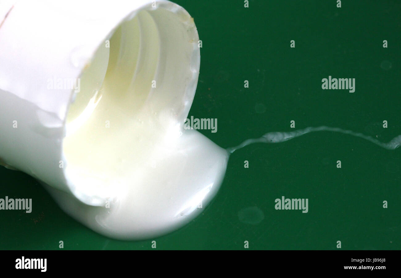 image of a Shampoo pouring out from the bottle Stock Photo - Alamy